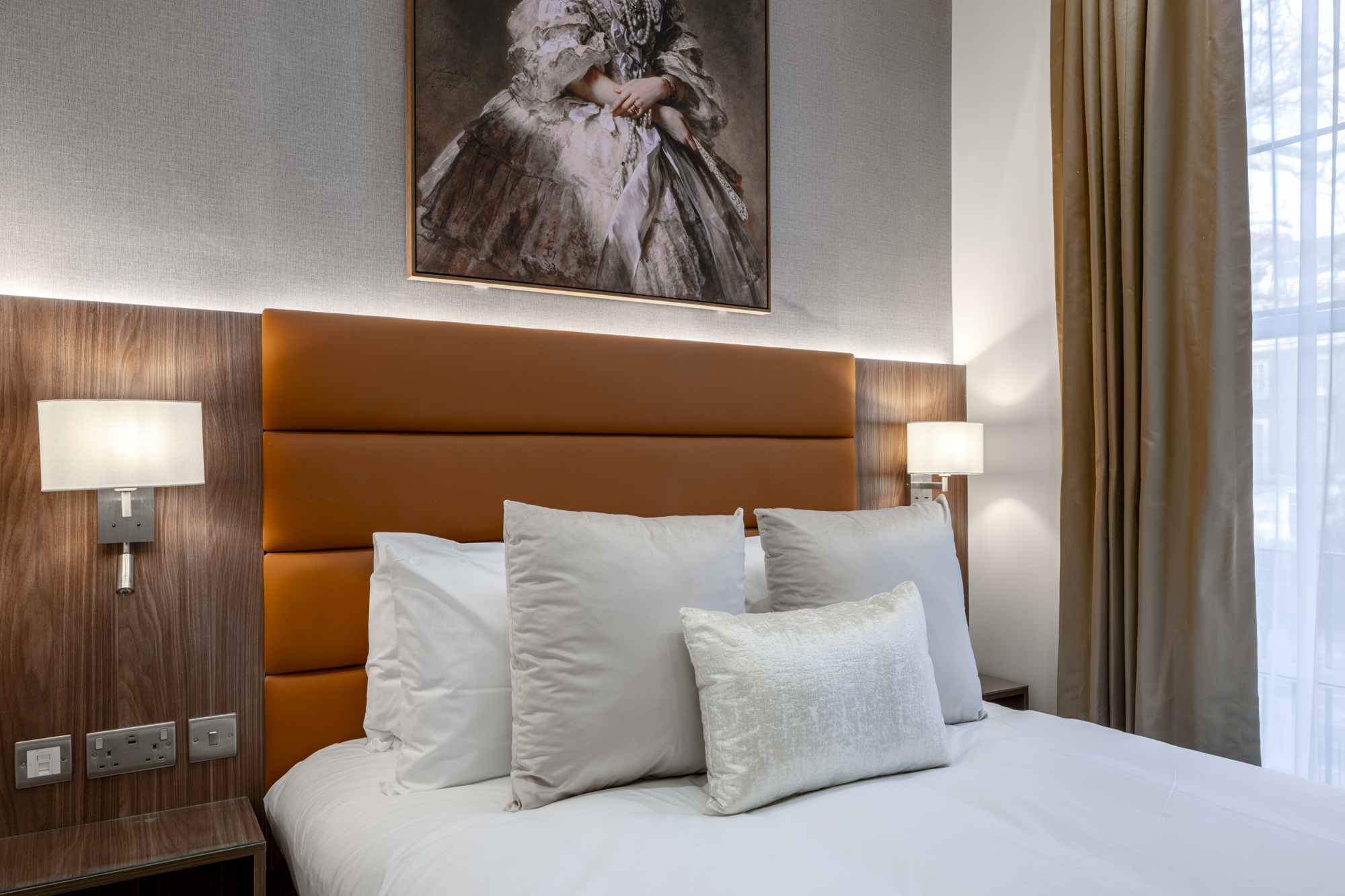 Deluxe Double Room – Grand Concerto Hotel